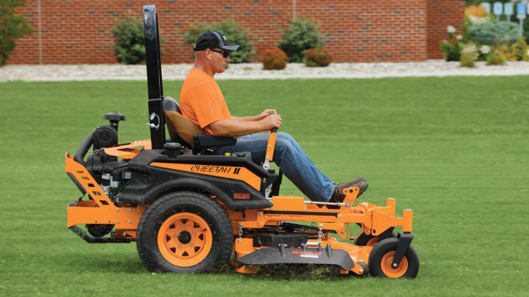 Cheetah II™ Zero-Turn Riding Lawn Mower | Products | Scag®